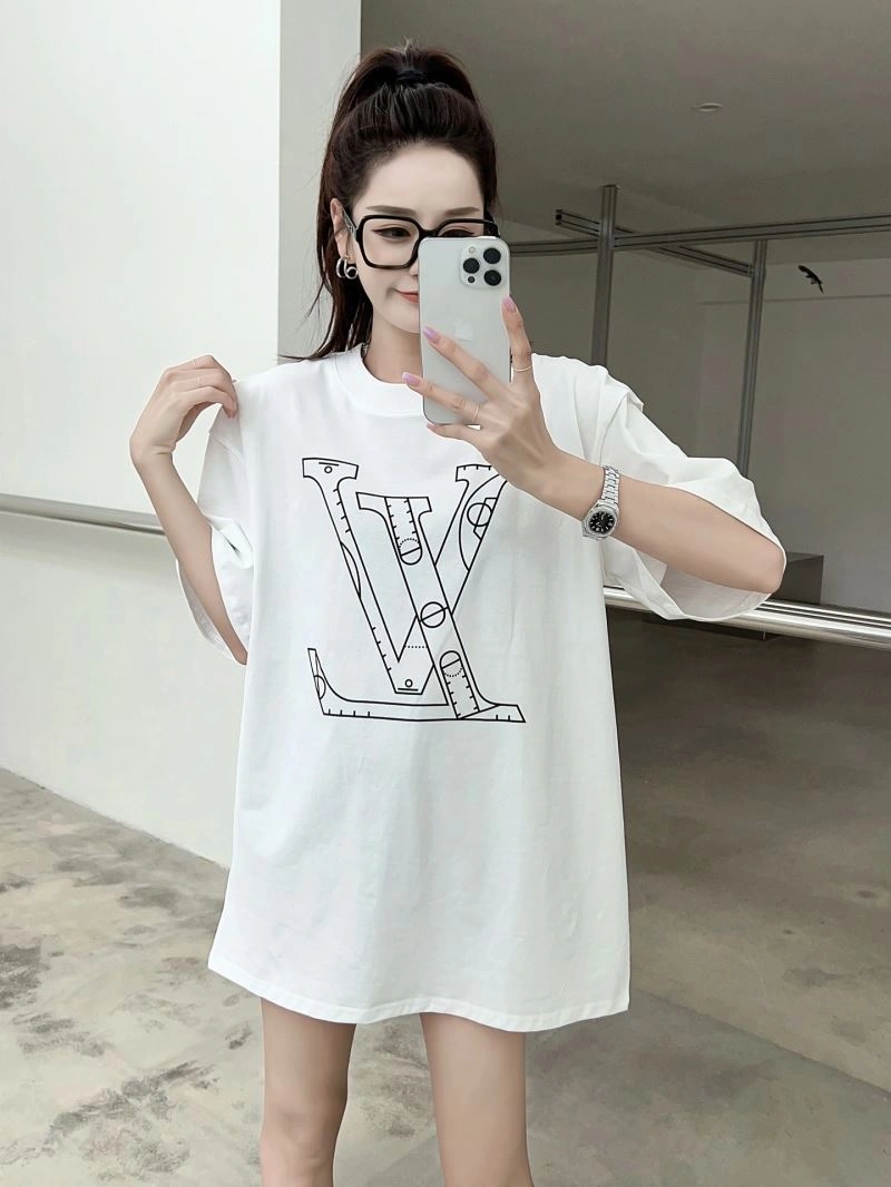 Indistinguishable Louis Vuitton T-Shirts