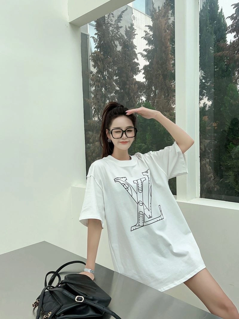Indistinguishable Louis Vuitton T-Shirts