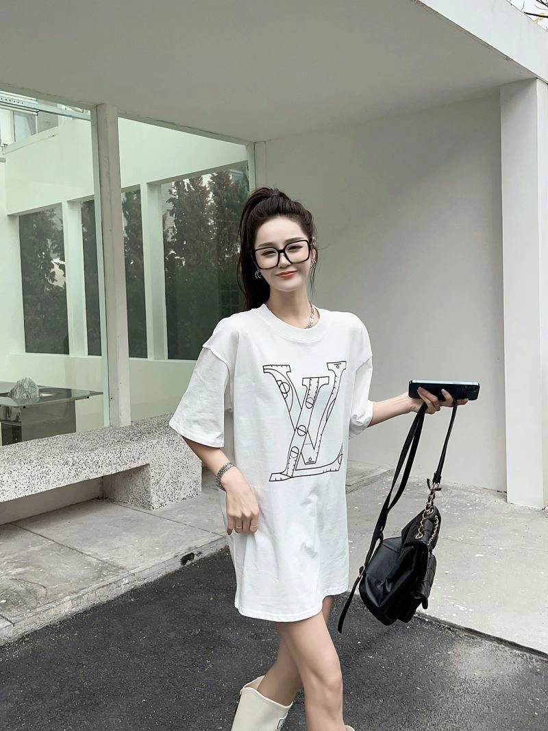 Indistinguishable Louis Vuitton T-Shirts