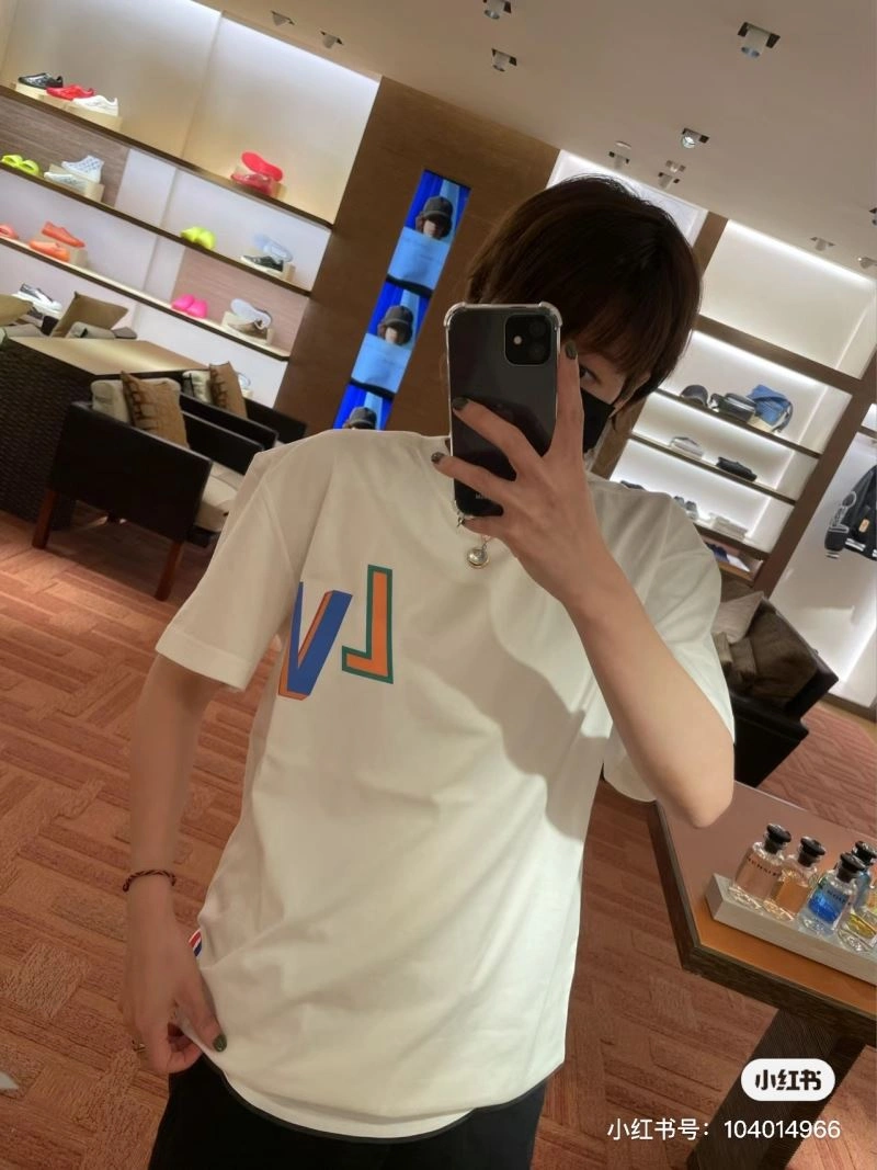 Top match Louis Vuitton T-Shirts