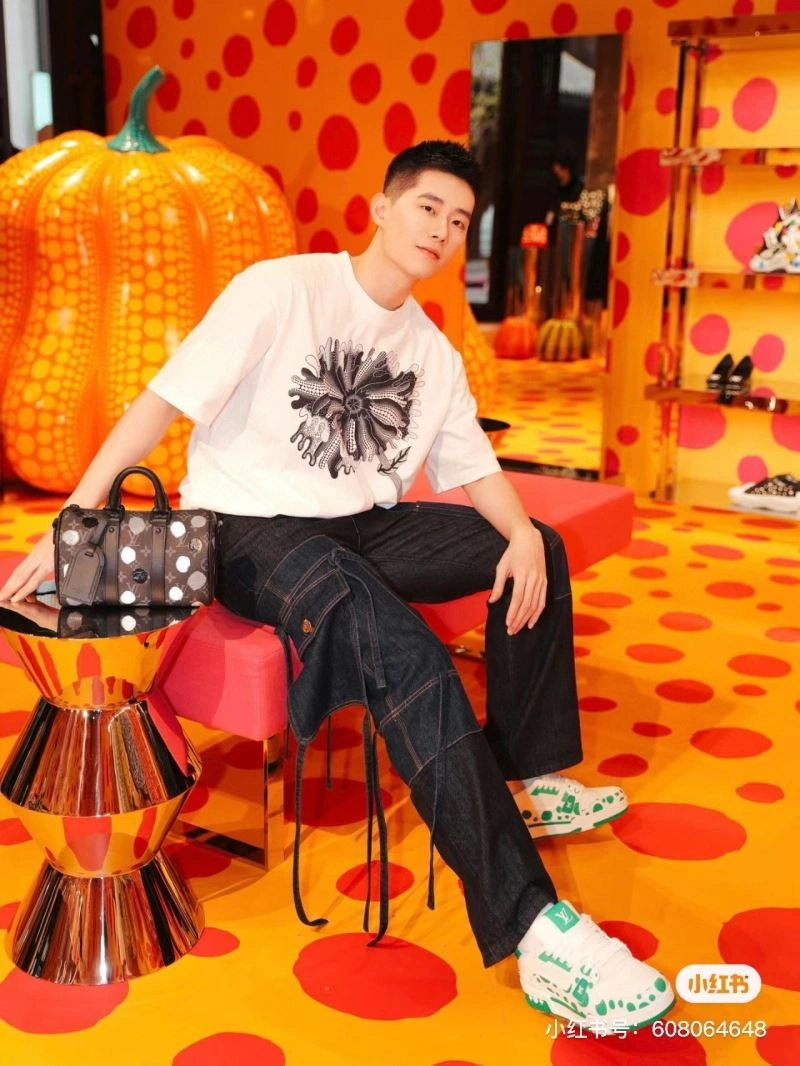 Top match Louis Vuitton T-Shirts