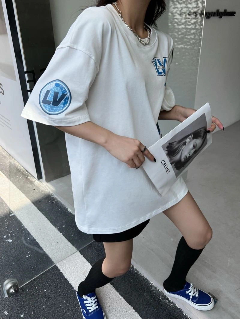 Exact replica Louis Vuitton T-Shirts