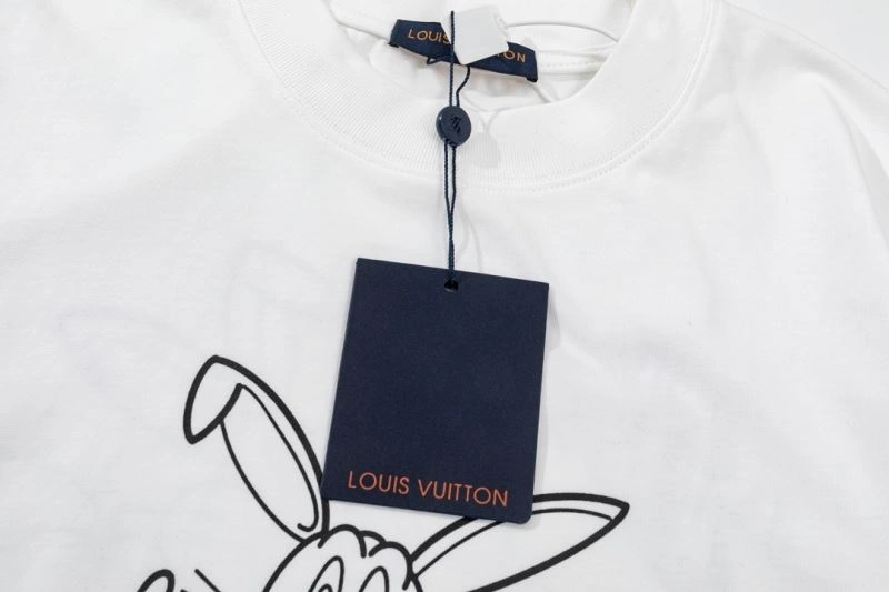 Top match Louis Vuitton T-Shirts