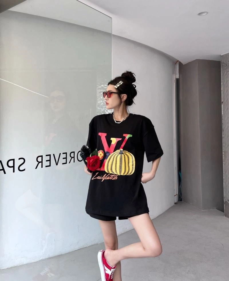 Precise copy Louis Vuitton T-Shirts