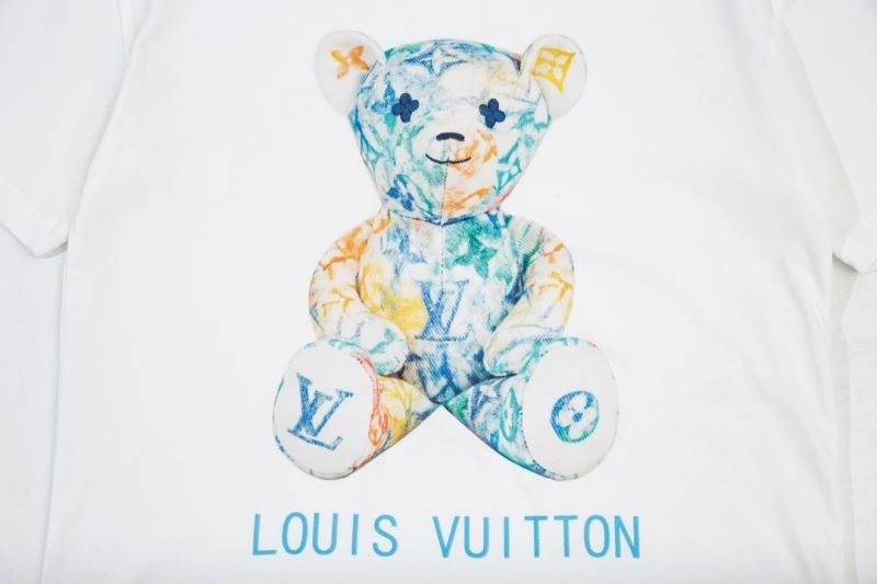 Accurate model Louis Vuitton T-Shirts