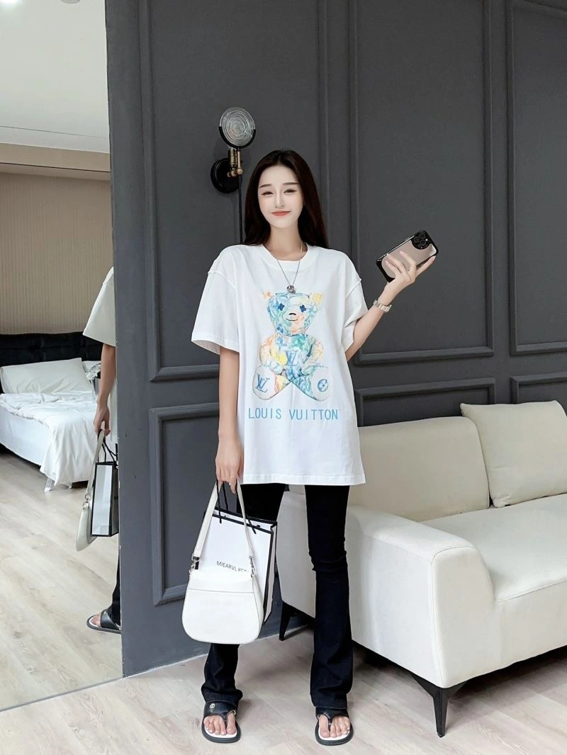 Accurate model Louis Vuitton T-Shirts