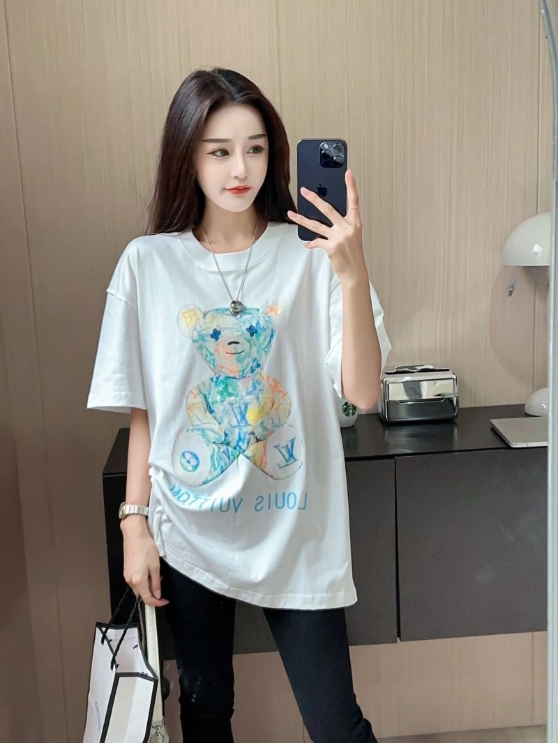 Accurate model Louis Vuitton T-Shirts