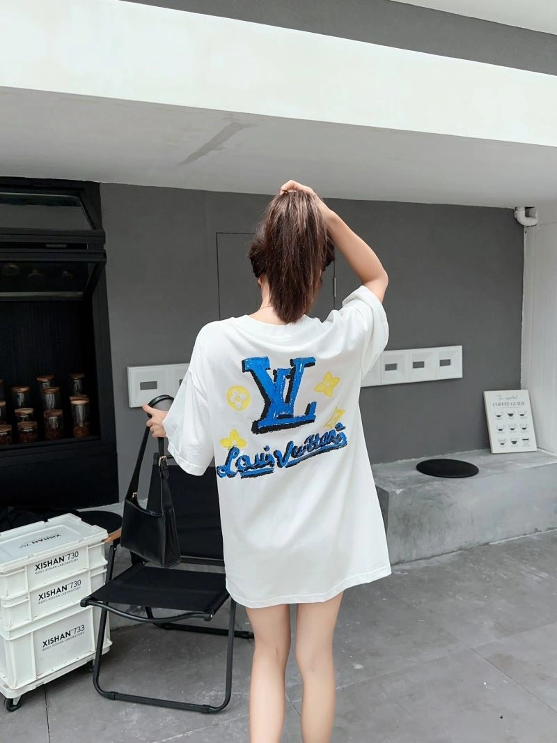 Accurate model Louis Vuitton T-Shirts