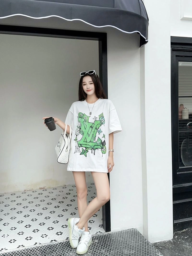 Exact replica Louis Vuitton T-Shirts