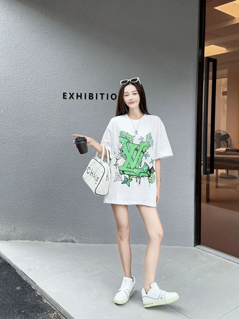 Exact replica Louis Vuitton T-Shirts