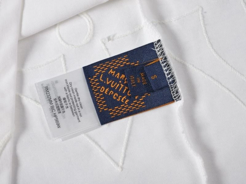 Exact replica Louis Vuitton T-Shirts