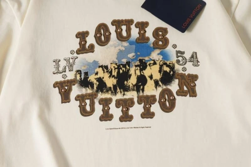 Top match Louis Vuitton T-Shirts
