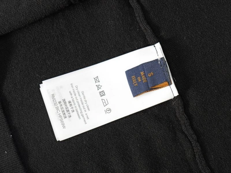 Low-cost Louis Vuitton T-Shirts