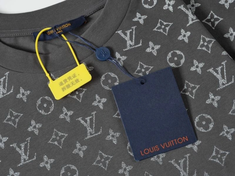 Precise copy Louis Vuitton T-Shirts