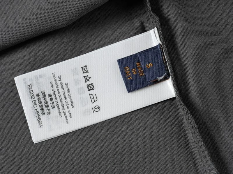 Precise copy Louis Vuitton T-Shirts