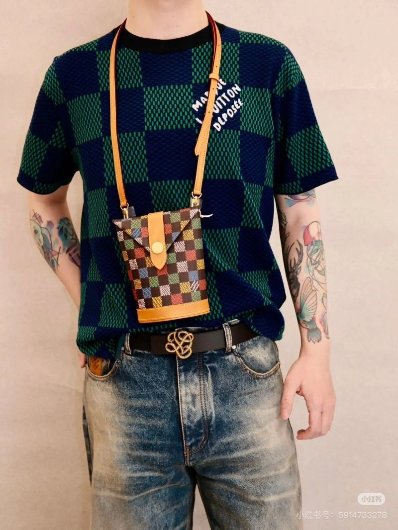 Inexpensive Louis Vuitton T-Shirts
