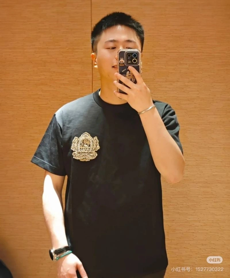 Top match Louis Vuitton T-Shirts
