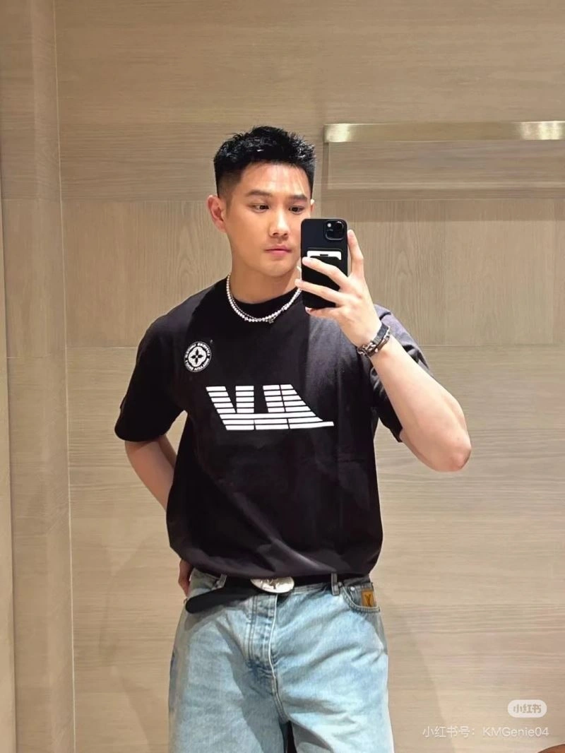Bargain Louis Vuitton T-Shirts