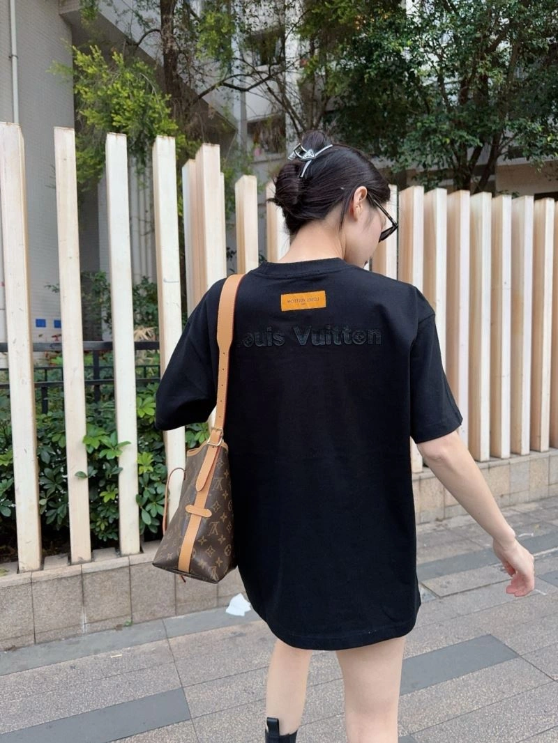 Indistinguishable Louis Vuitton T-Shirts