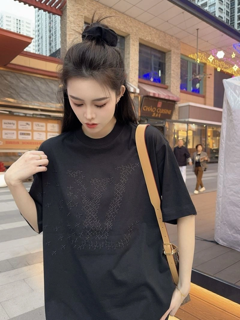 Top match Louis Vuitton T-Shirts