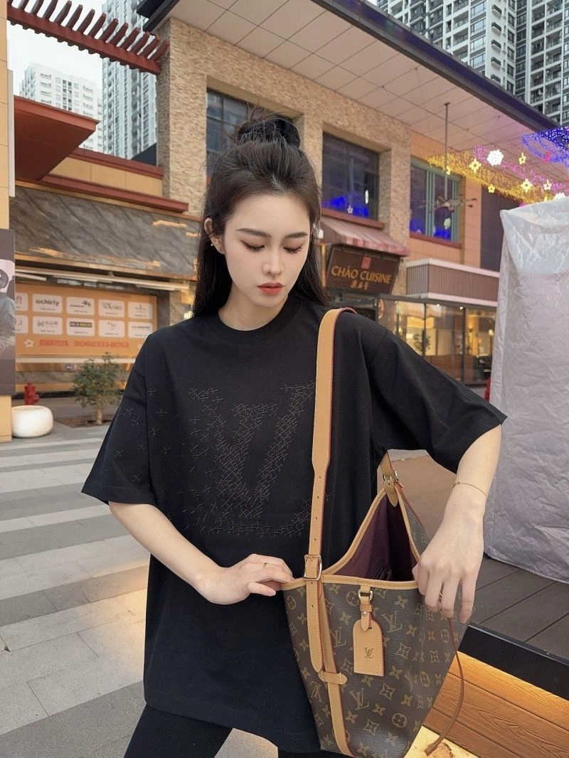Top match Louis Vuitton T-Shirts