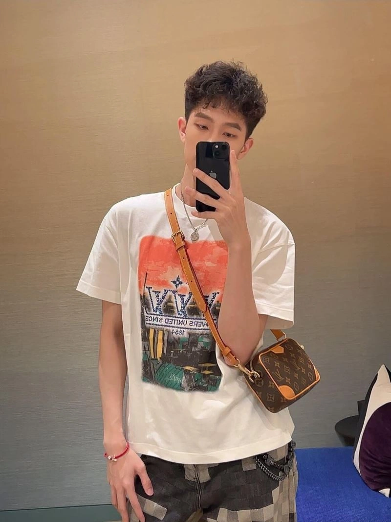 Discounted Louis Vuitton T-Shirts