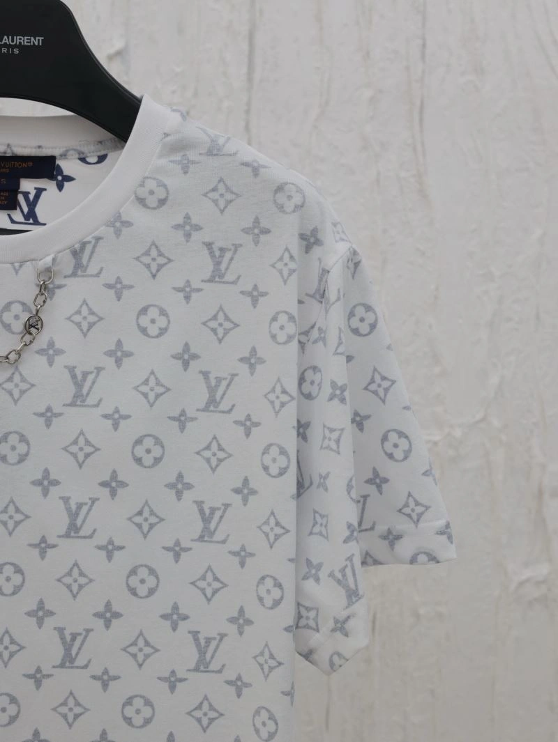 Indistinguishable Louis Vuitton T-Shirts