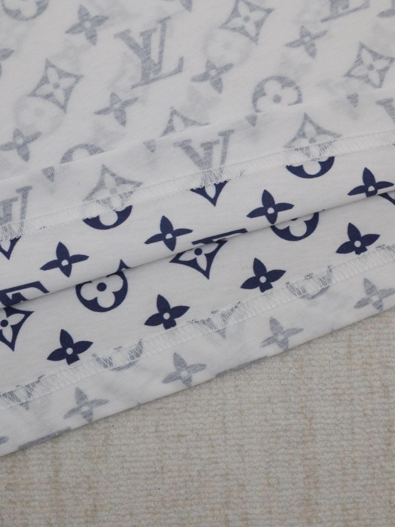 Indistinguishable Louis Vuitton T-Shirts