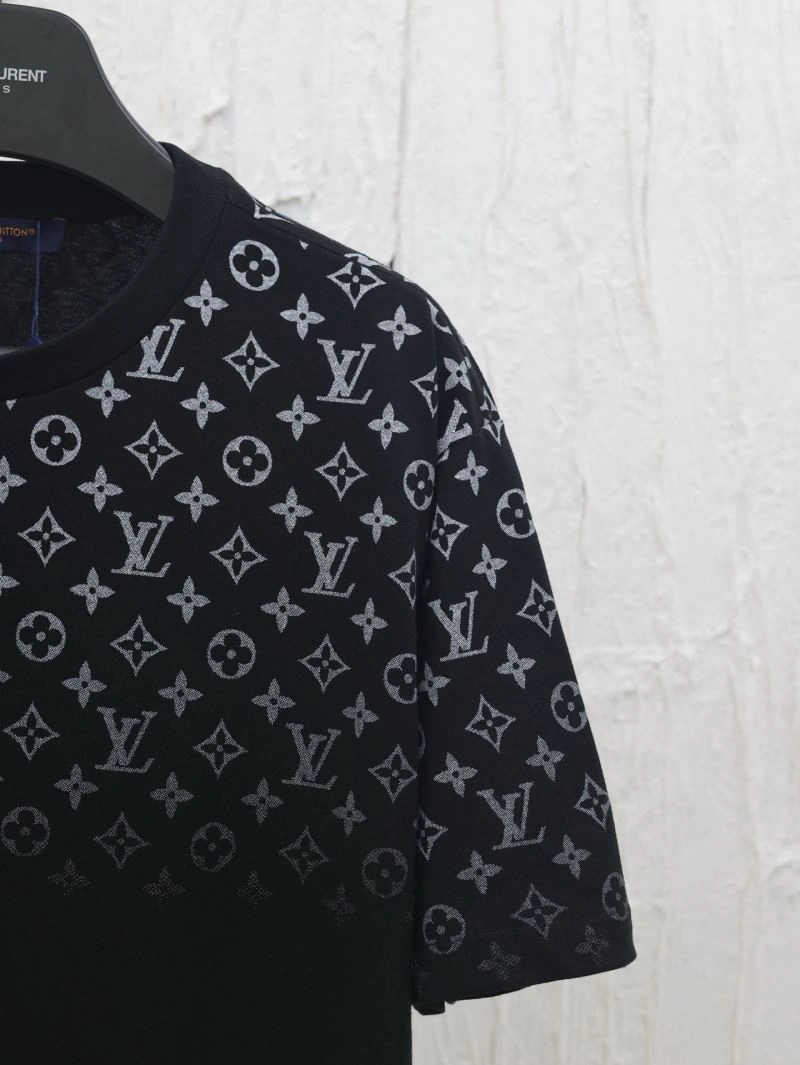 Precise copy Louis Vuitton T-Shirts
