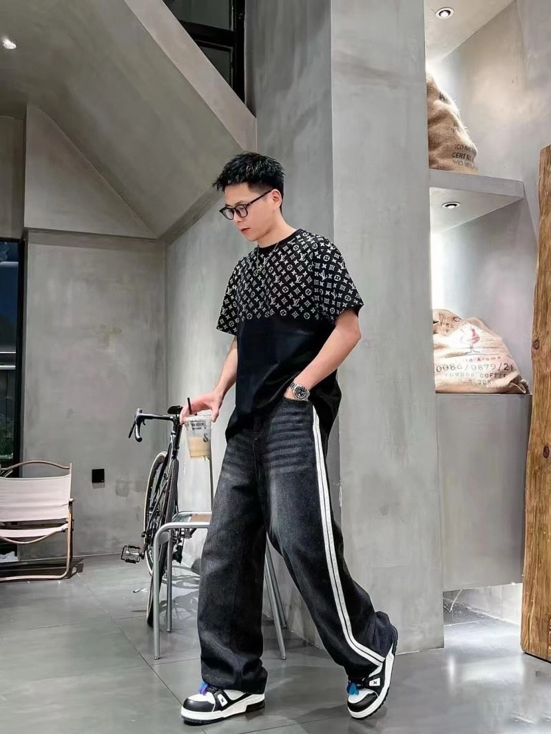 Precise copy Louis Vuitton T-Shirts