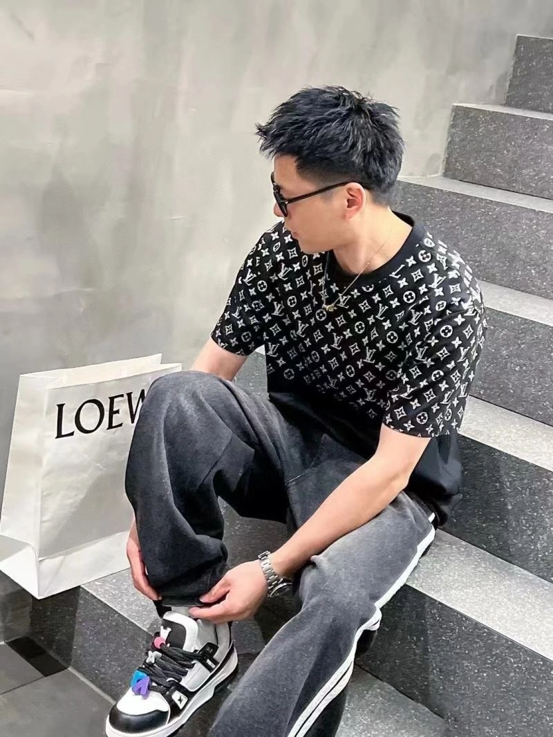 Precise copy Louis Vuitton T-Shirts