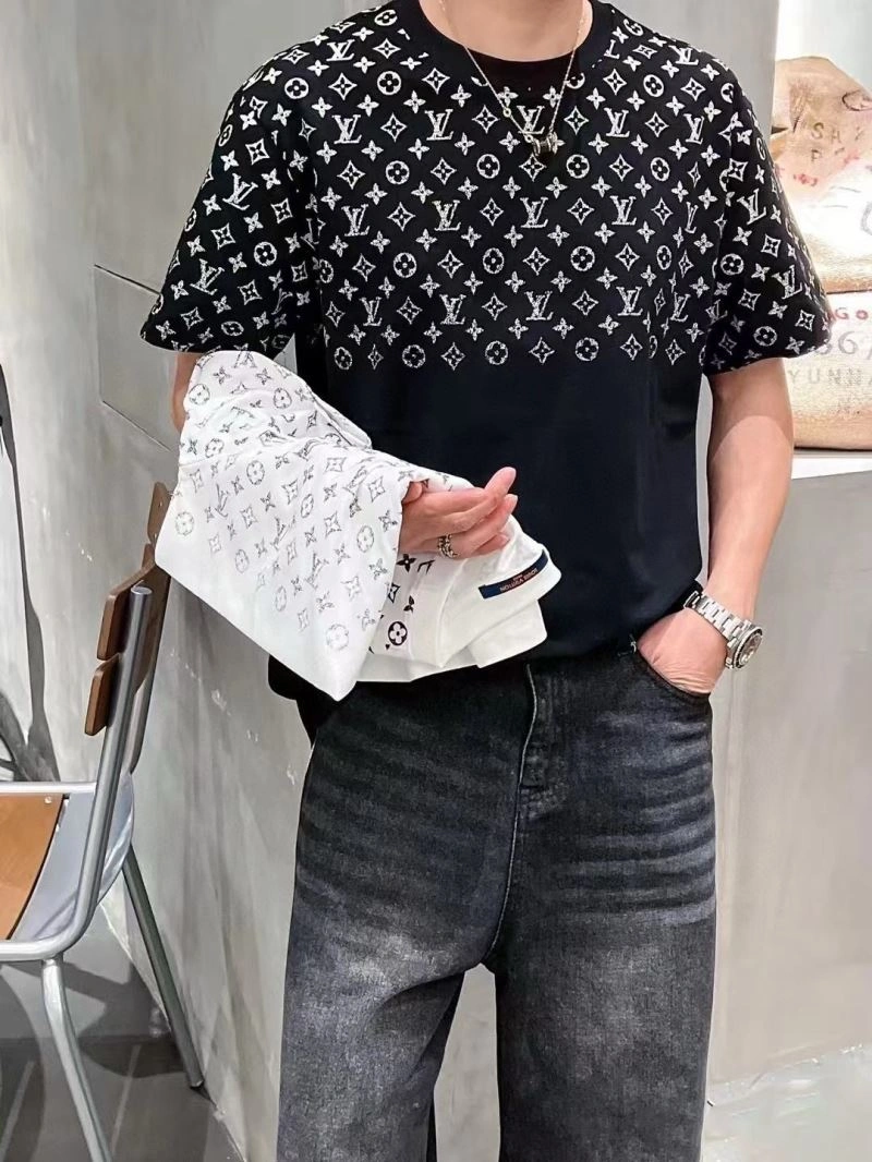 Precise copy Louis Vuitton T-Shirts