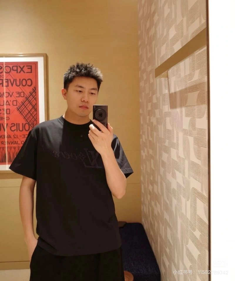 Economical Louis Vuitton T-Shirts
