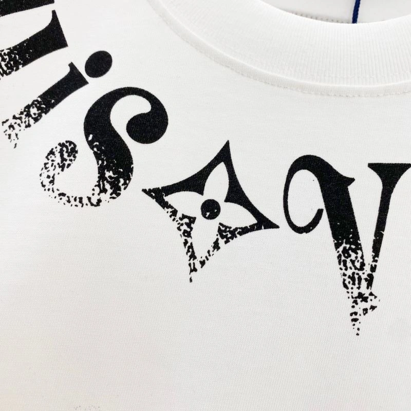 Accurate model Louis Vuitton T-Shirts
