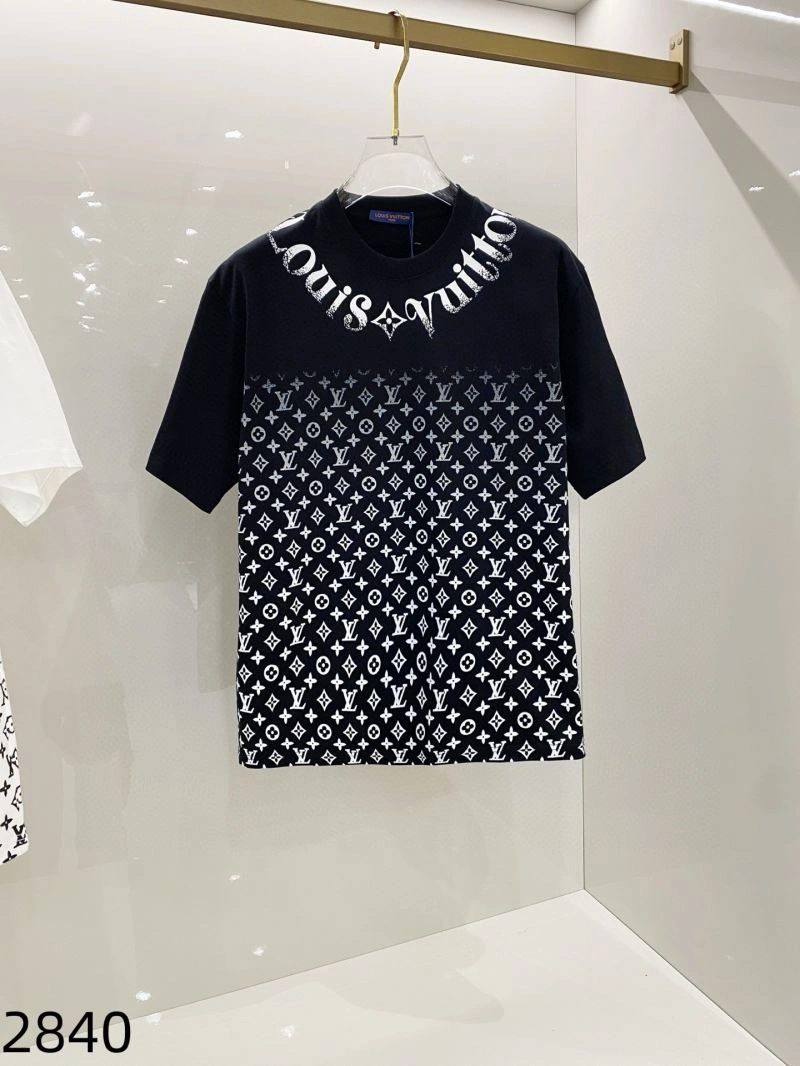 Accurate model Louis Vuitton T-Shirts