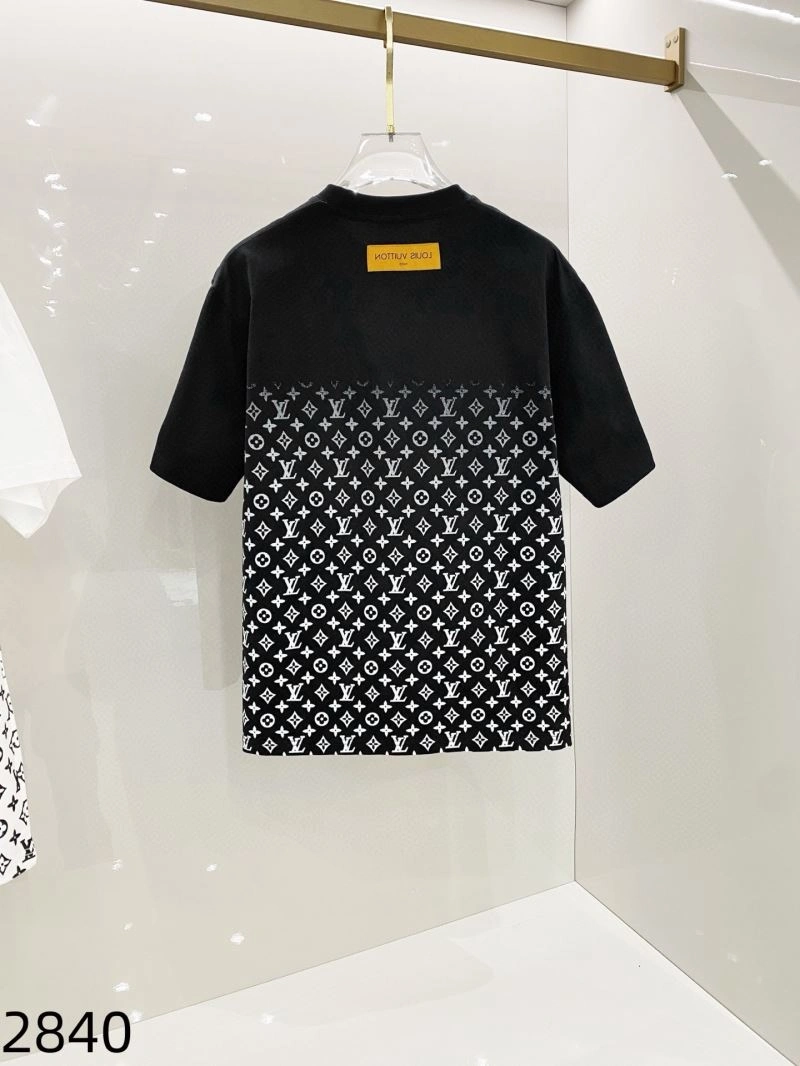 Accurate model Louis Vuitton T-Shirts