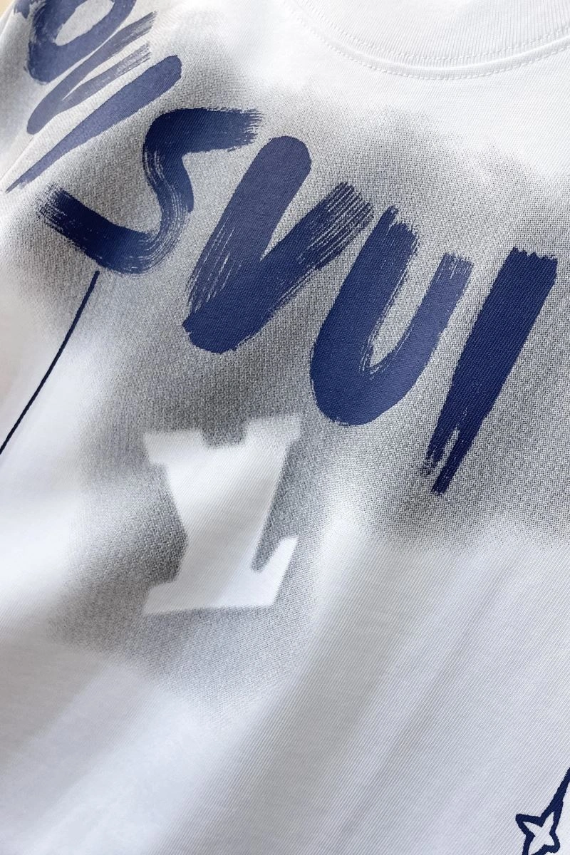 Precise copy Louis Vuitton T-Shirts