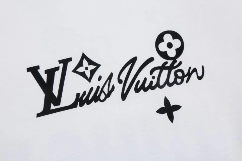 Accurate model Louis Vuitton T-Shirts