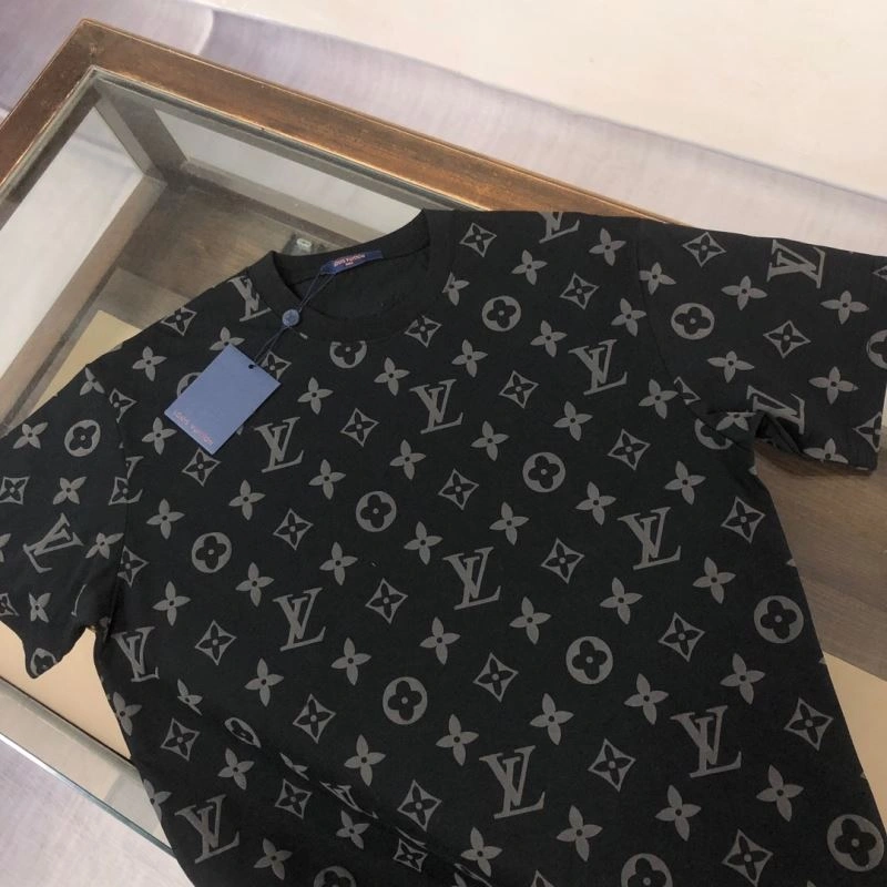 Precise copy Louis Vuitton T-Shirts
