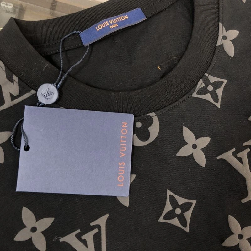 Precise copy Louis Vuitton T-Shirts