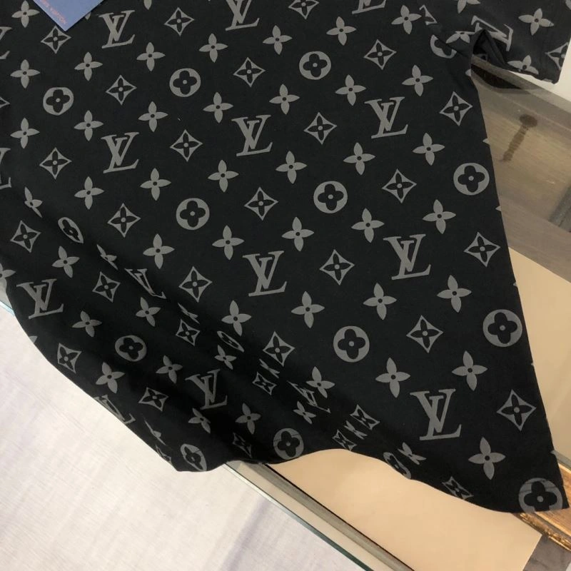Precise copy Louis Vuitton T-Shirts