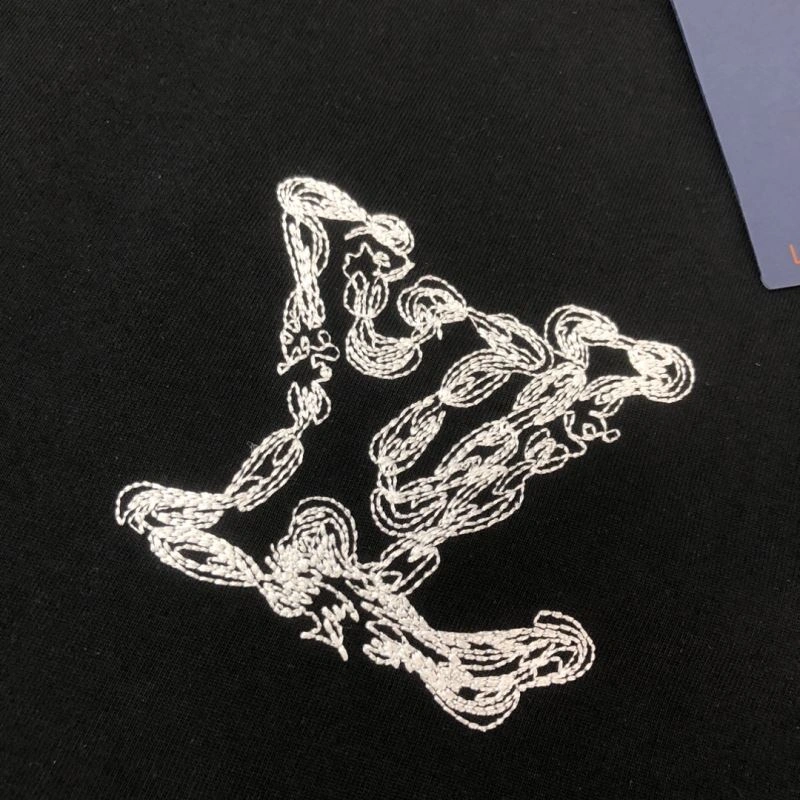 Accurate model Louis Vuitton T-Shirts