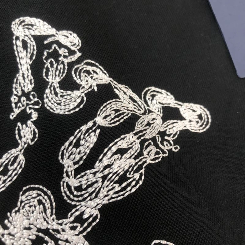 Accurate model Louis Vuitton T-Shirts