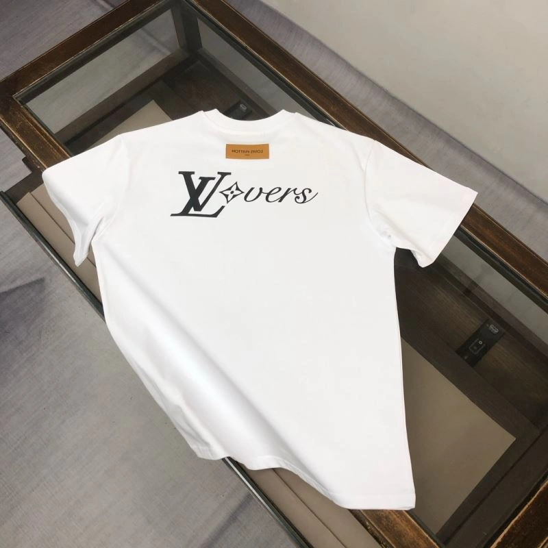 Accurate model Louis Vuitton T-Shirts
