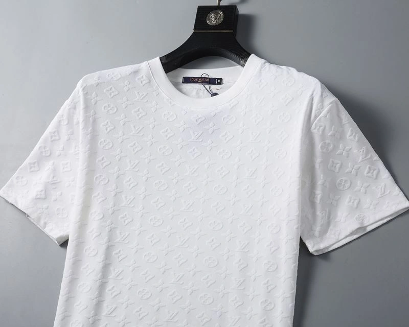 Accurate model Louis Vuitton T-Shirts