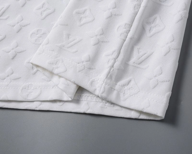 Accurate model Louis Vuitton T-Shirts