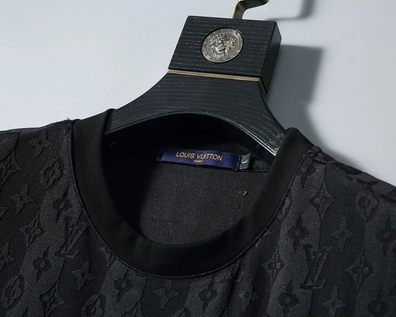 High accuracy Louis Vuitton T-Shirts