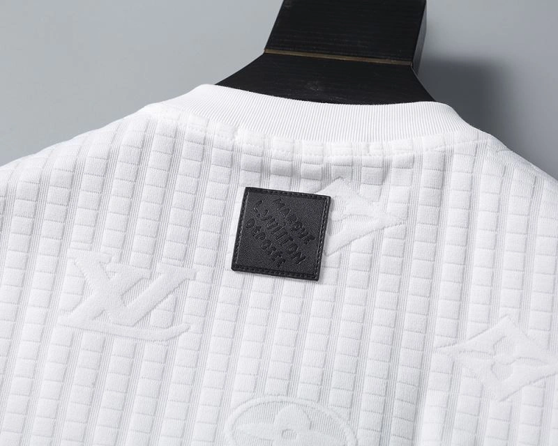 Low-cost Louis Vuitton T-Shirts