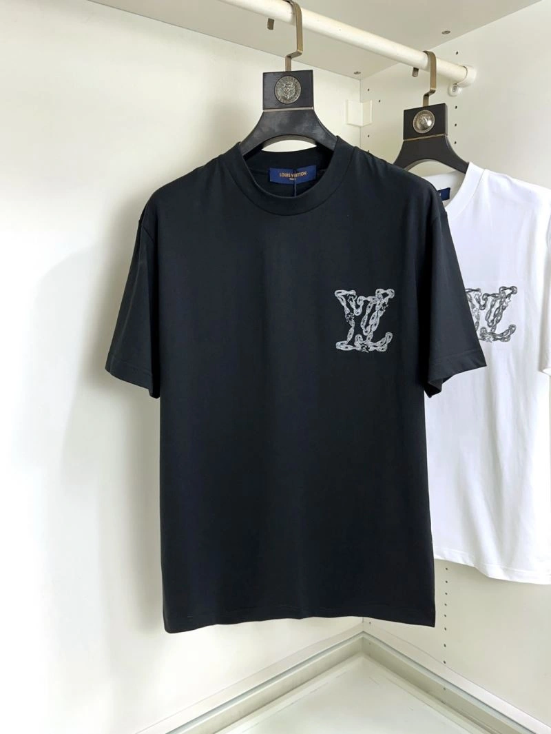 Accurate model Louis Vuitton T-Shirts