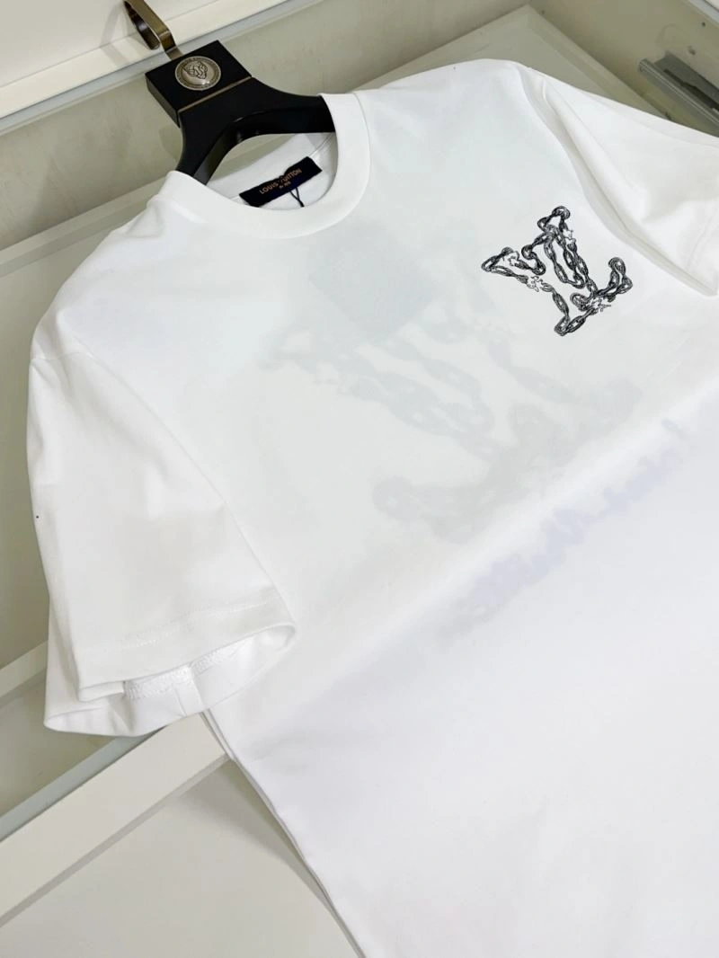 Accurate model Louis Vuitton T-Shirts